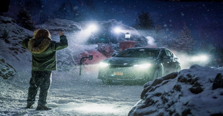 Lexus, yeni bilimkurgu filmi Moonfall'da