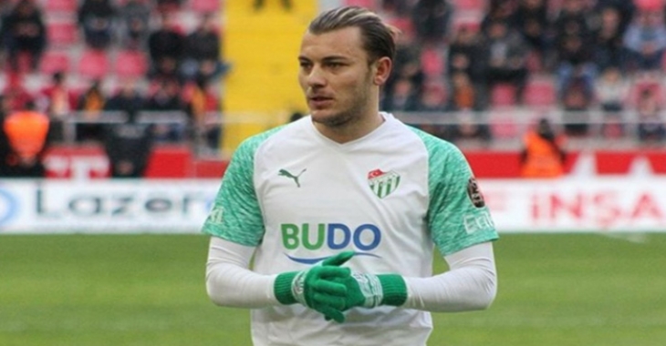 Yusuf Erdoğan Galarasaray formasıyla poz verdi! Yusuf Erdoğan kimdir ...